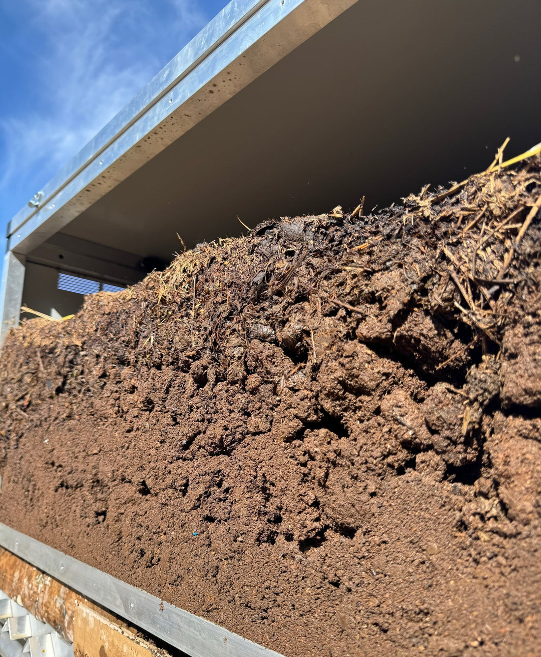 Home - Worms Downunder - Large scale worm farms and worm cast extract