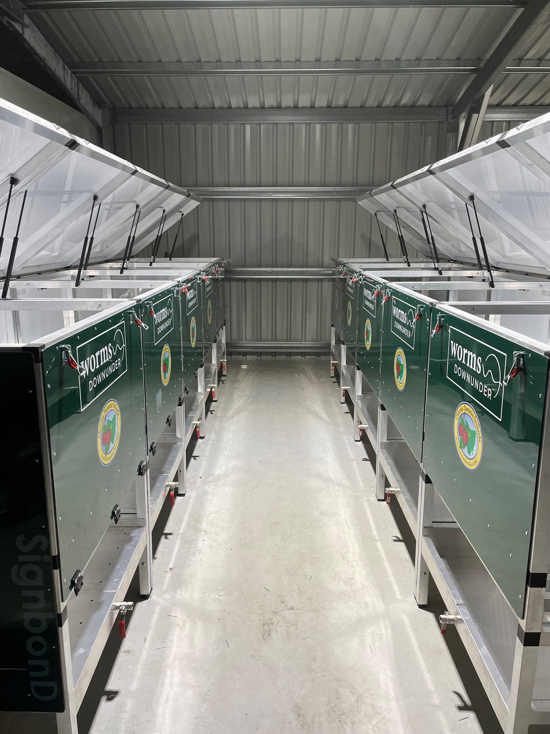 Home - Worms Downunder - Large scale worm farms and worm cast extract